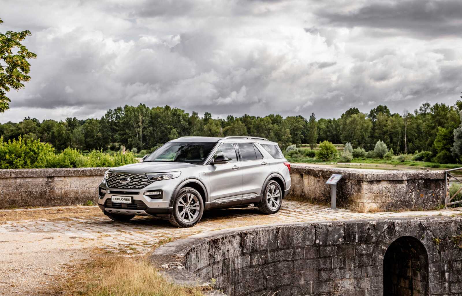 Ford Explorer Wallpapers (70 images) - WallpaperCat