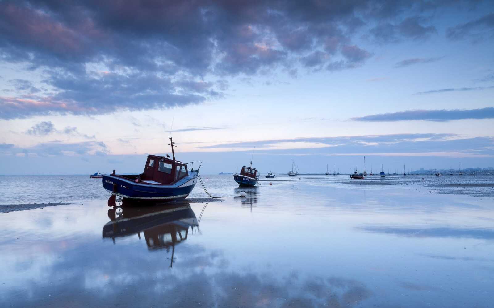 Boat Wallpapers (67 images) - WallpaperCat