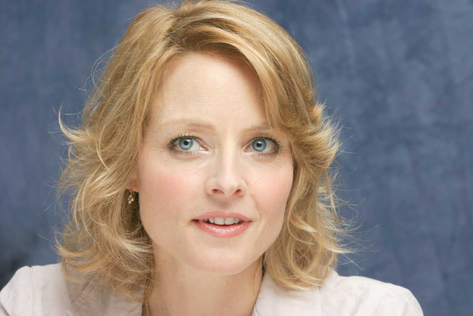 Jodie Foster Wallpapers (32 images) - WallpaperCat