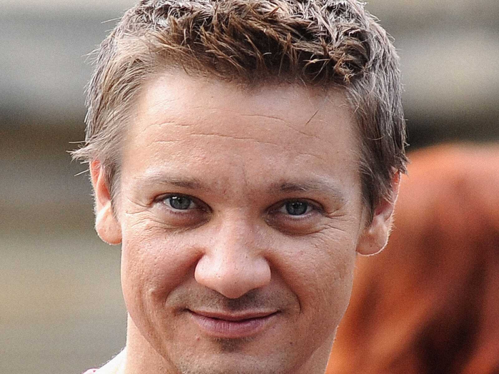 Jeremy Renner Wallpapers (65 images) - WallpaperCat