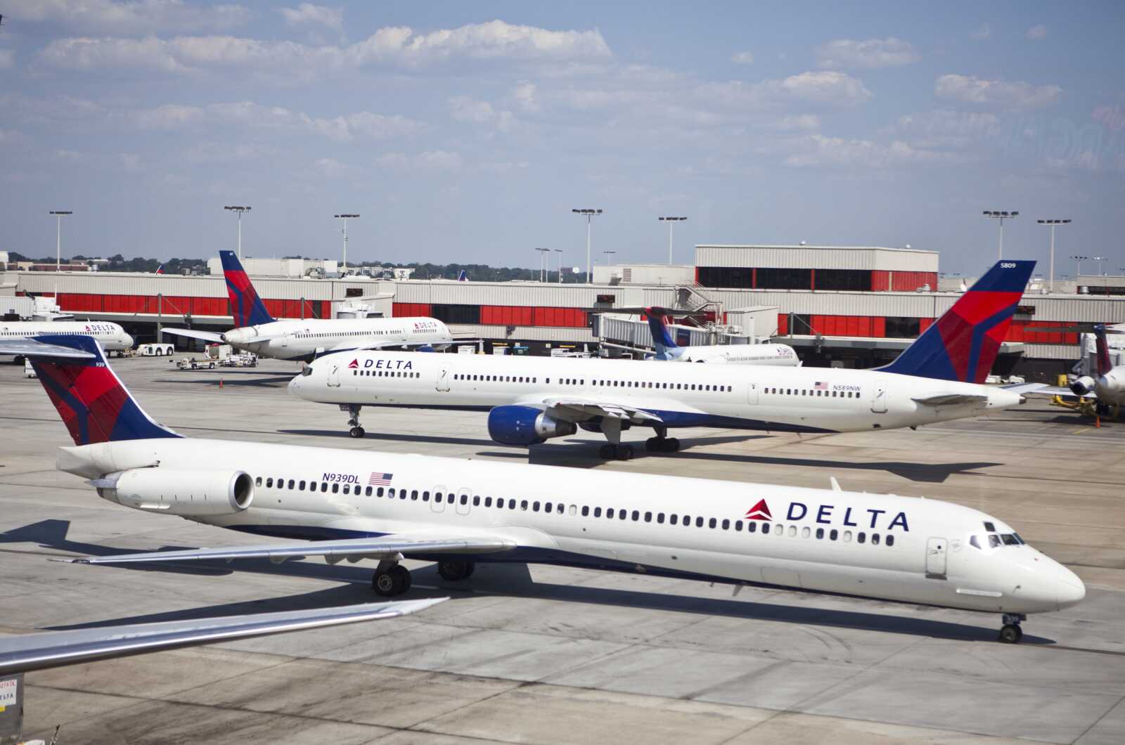 Delta Air Lines Wallpapers (52 images) - WallpaperCat