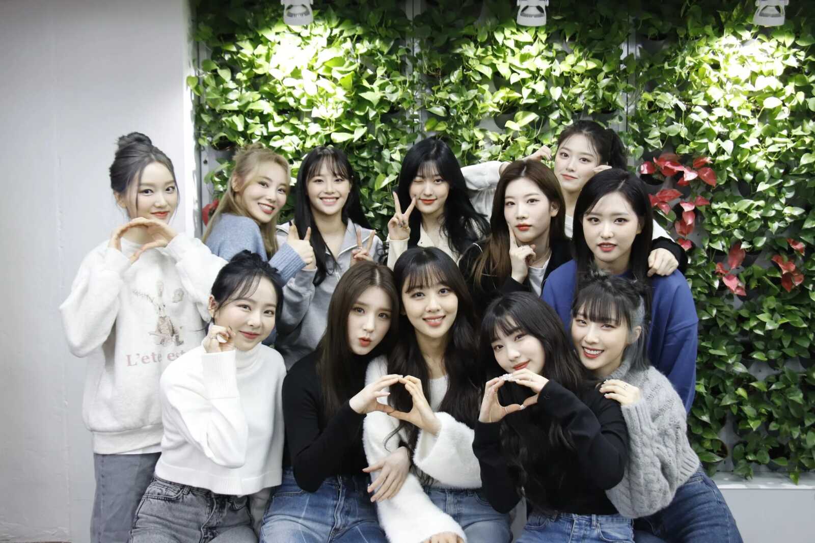 LOONA (K-pop) Wallpapers (34 images) - WallpaperCat