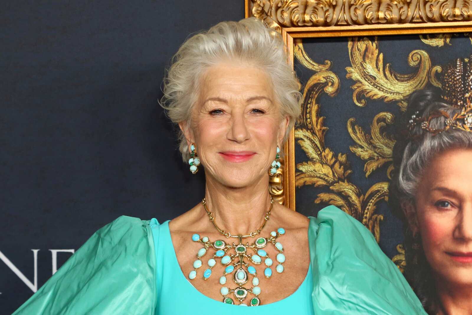 The Queen (Helen Mirren) Wallpapers (8 images) - WallpaperCat