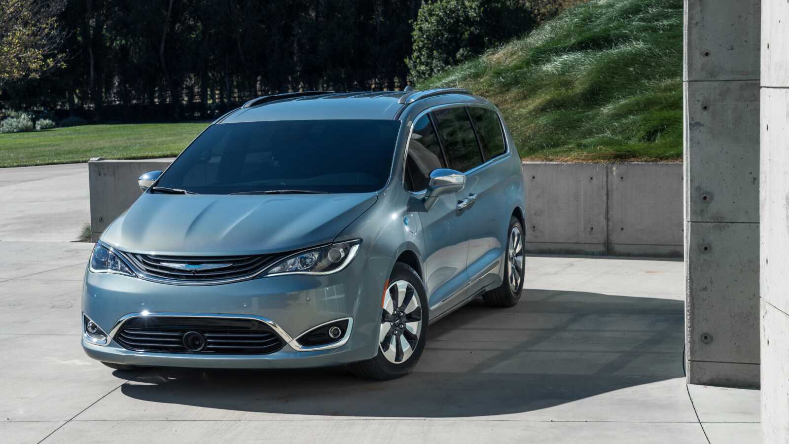 Chrysler Pacifica Wallpapers (62 images) - WallpaperCat