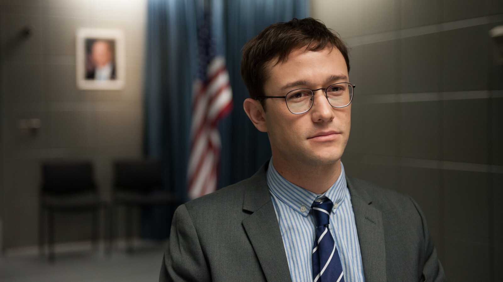 Snowden (2016 Movie) Wallpapers (24 images) - WallpaperCat