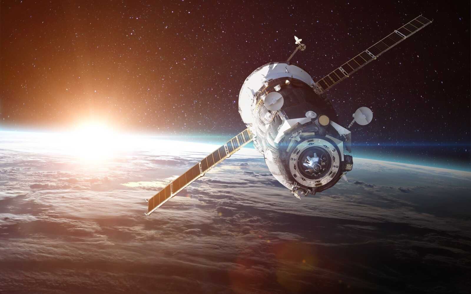 Space Station Wallpapers (35 images) - WallpaperCat