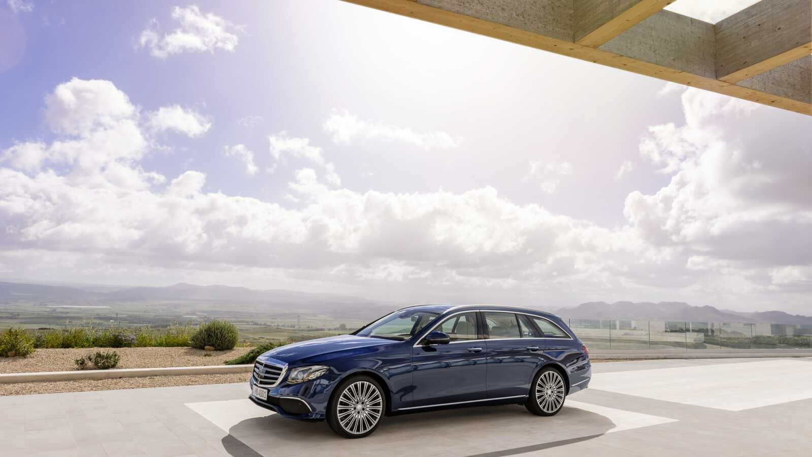 Mercedes-Benz E-Class Wallpapers (57 images) - WallpaperCat