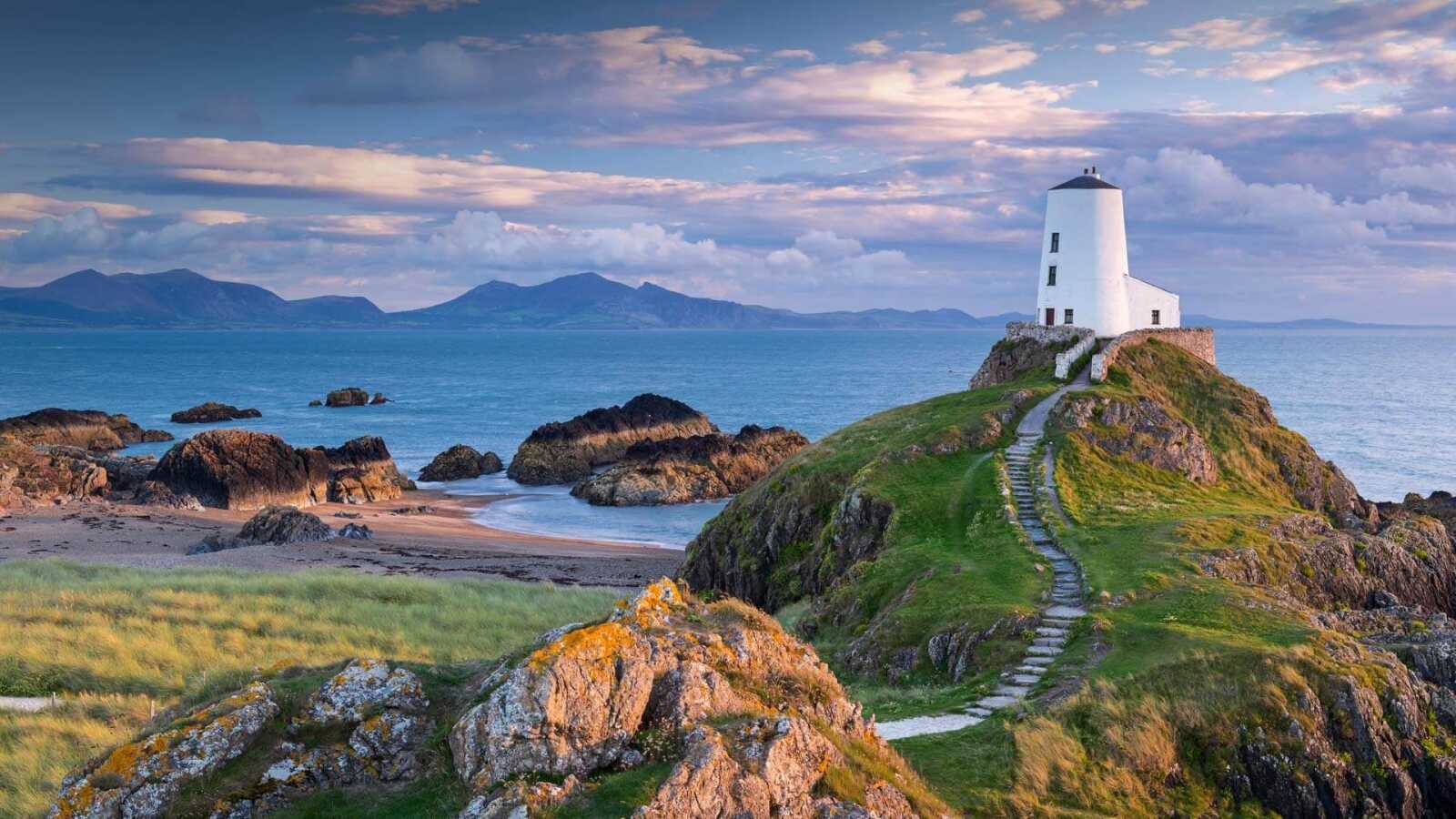 Wales Wallpapers (33 images) - WallpaperCat