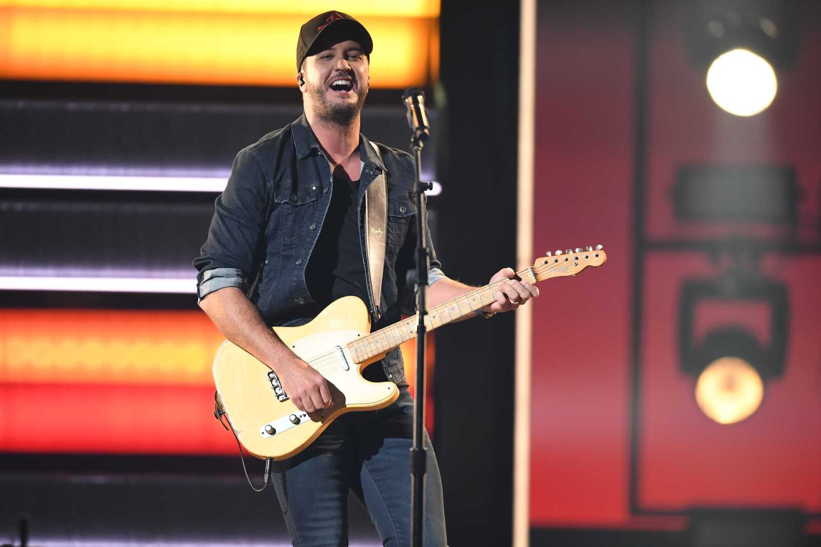 Luke Bryan Wallpapers (35 images) - WallpaperCat