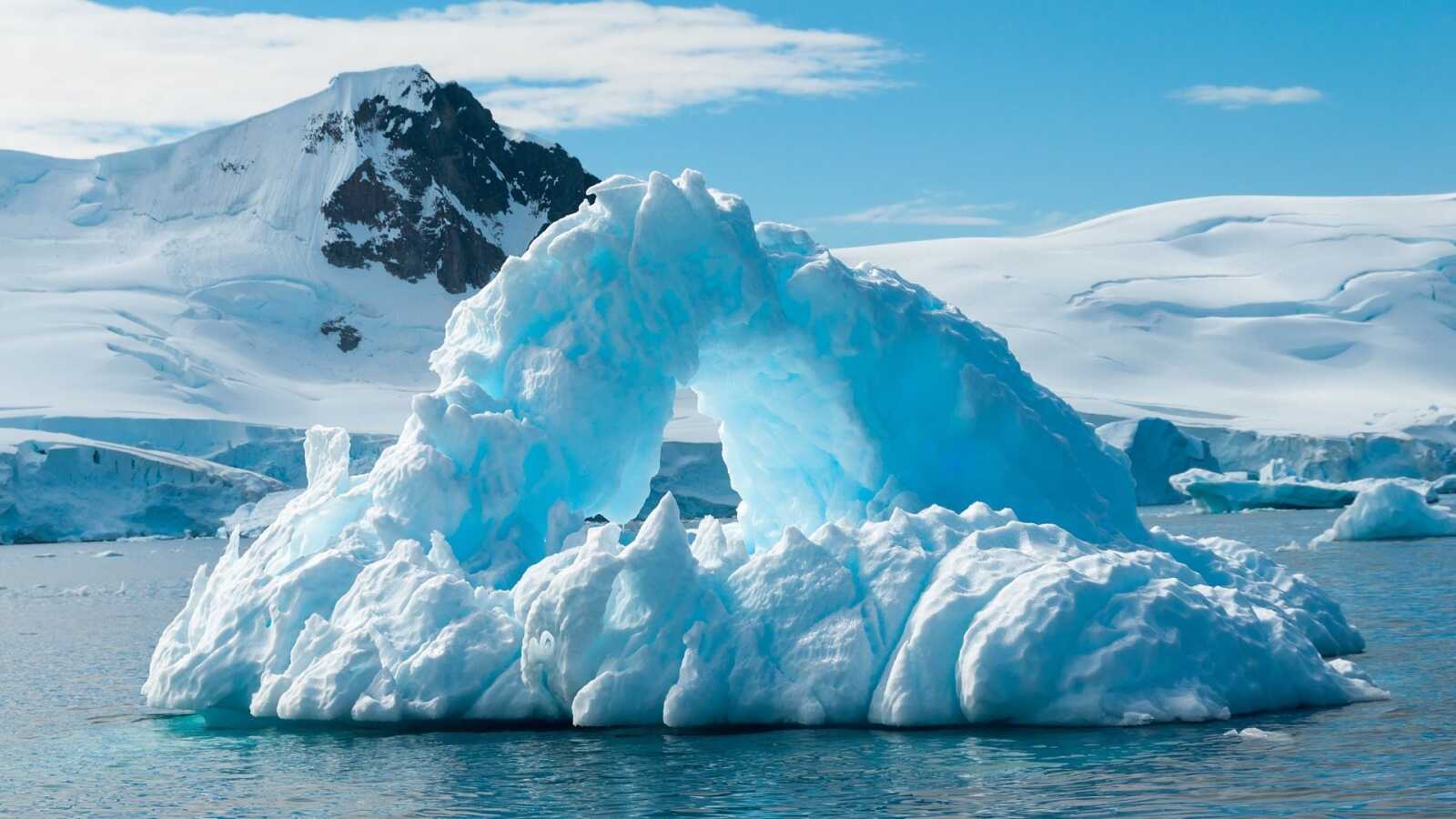 Iceberg Wallpapers (36 images) - WallpaperCat
