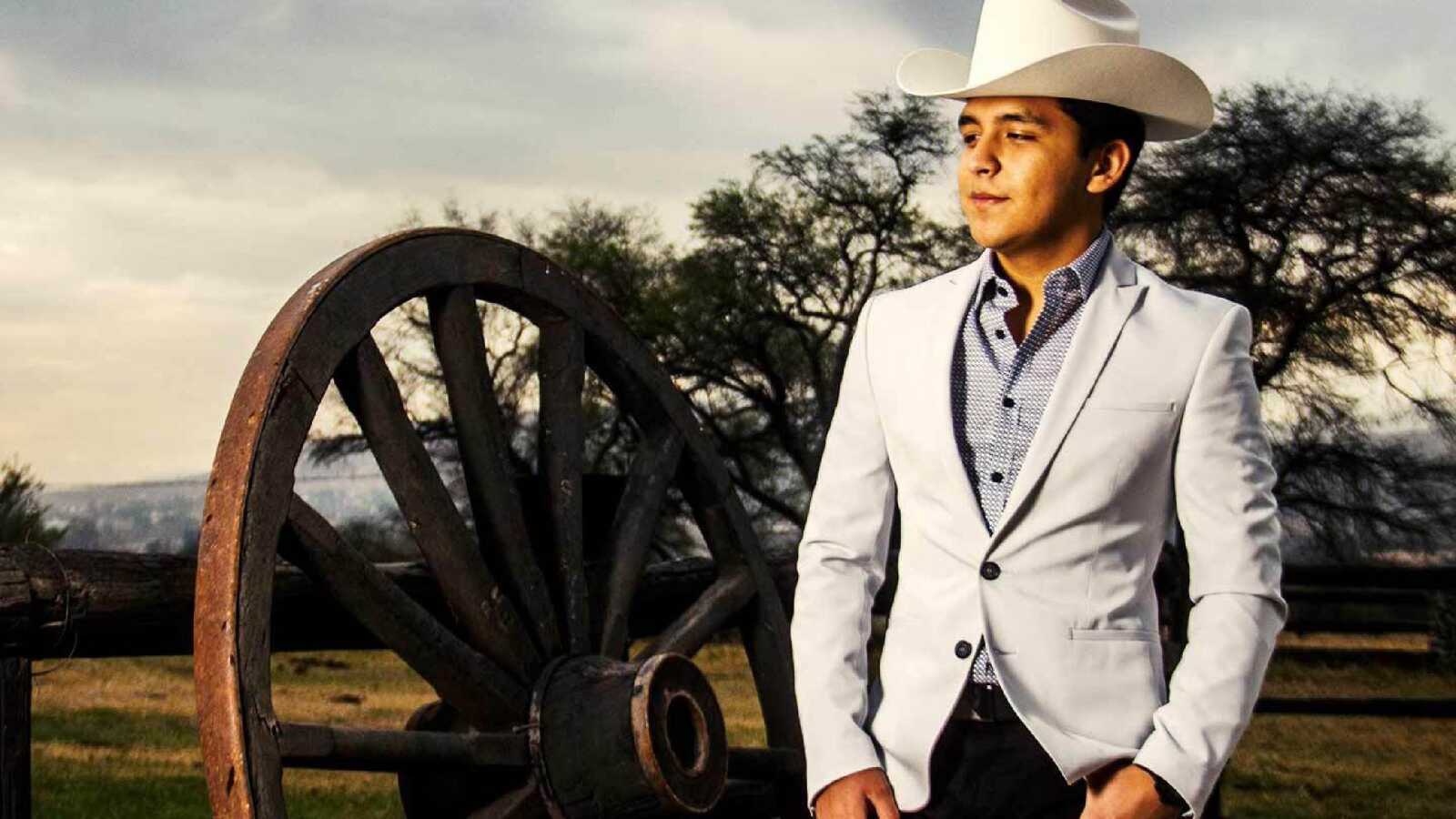 Christian Nodal Wallpapers (21 images) - WallpaperCat