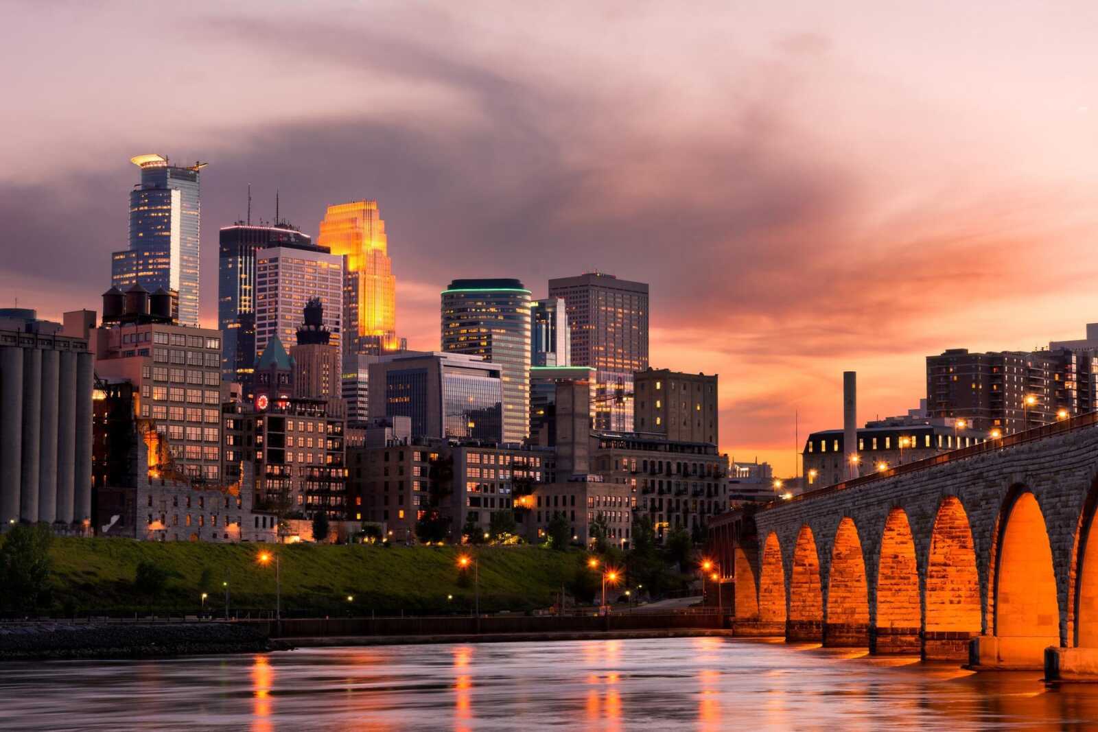 Minneapolis Skyline Wallpapers (19 images) - WallpaperCat