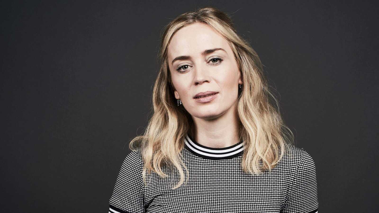 Emily Blunt Wallpapers (95 images) - WallpaperCat