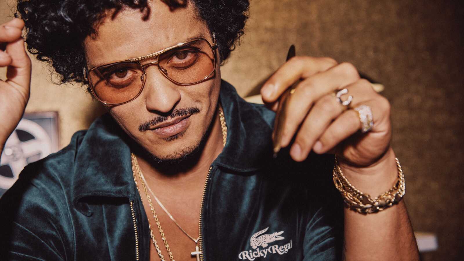 Bruno Mars Wallpapers (66 images) - WallpaperCat
