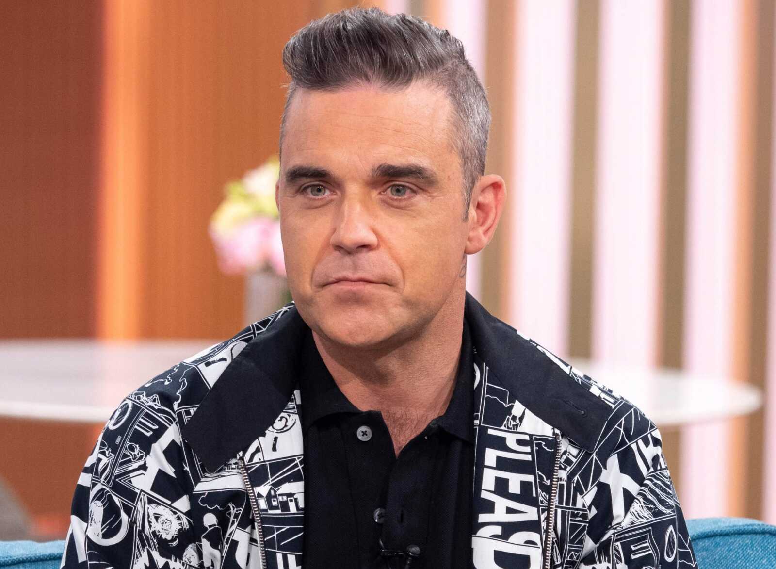 Robbie Williams Wallpapers (30 images) - WallpaperCat