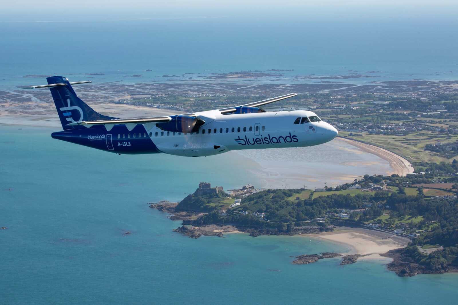 ATR Aircraft Wallpapers (16 images) - WallpaperCat