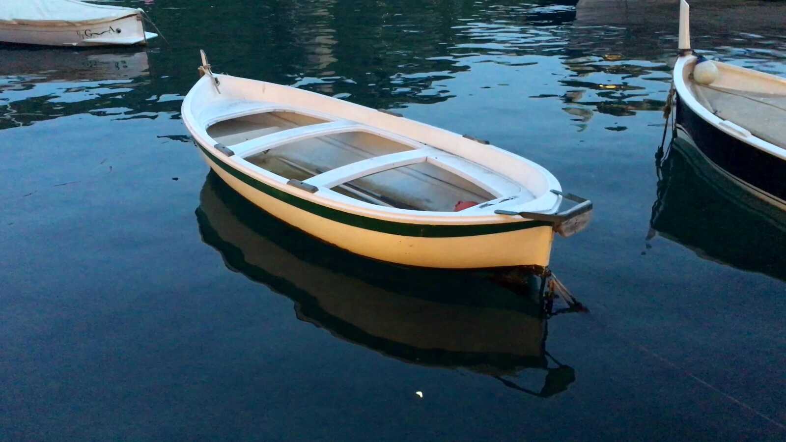 Boat Wallpapers (67 images) - WallpaperCat