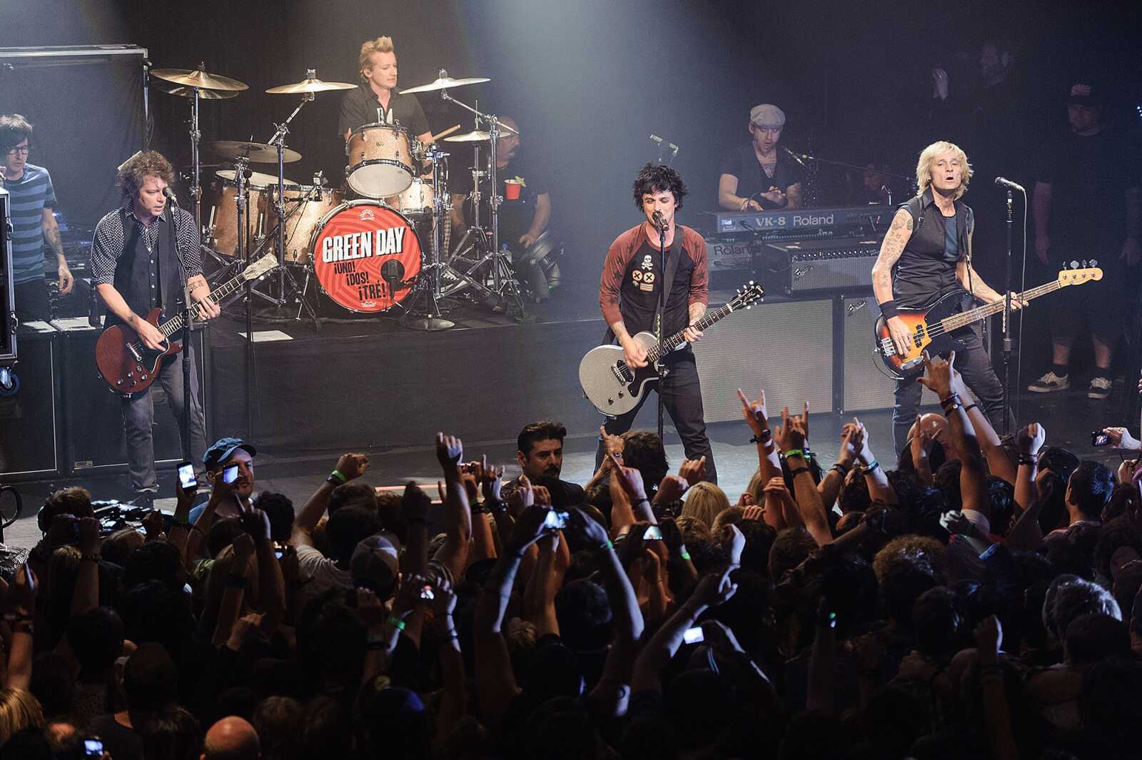 Green Day (Band) Wallpapers (43 images) - WallpaperCat
