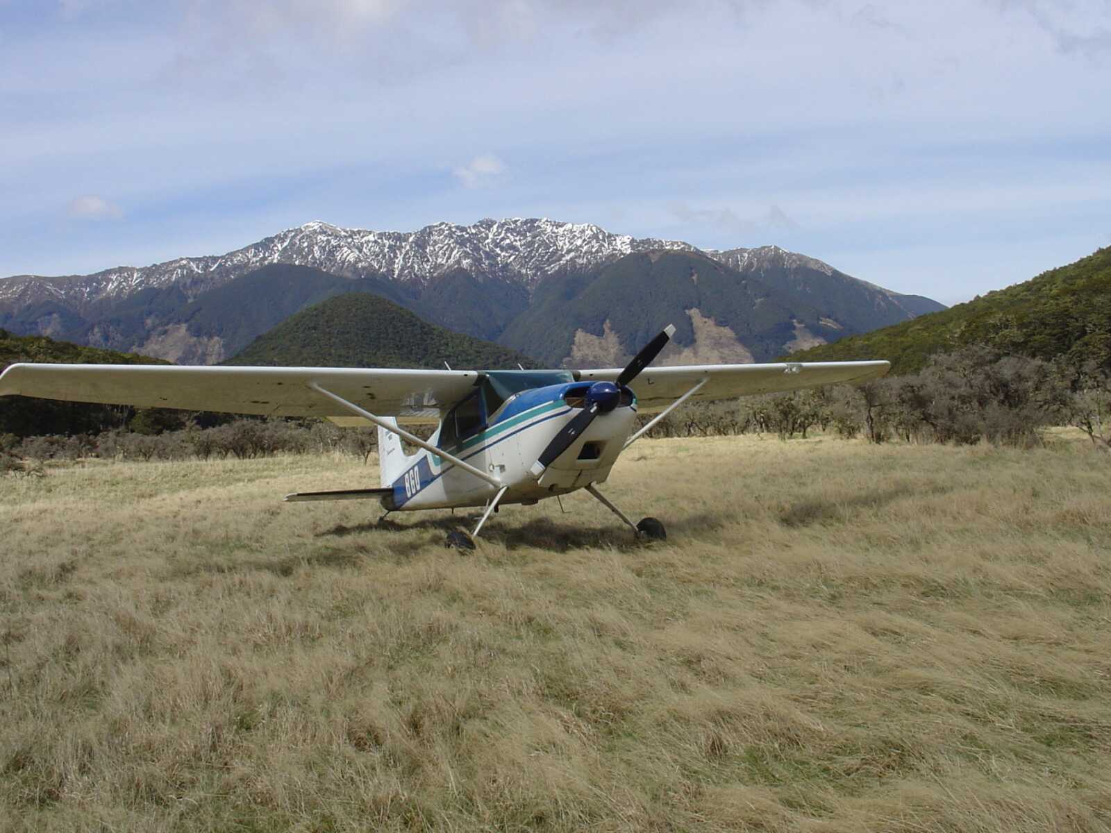 Cessna 180 Wallpapers (9 images) - WallpaperCat