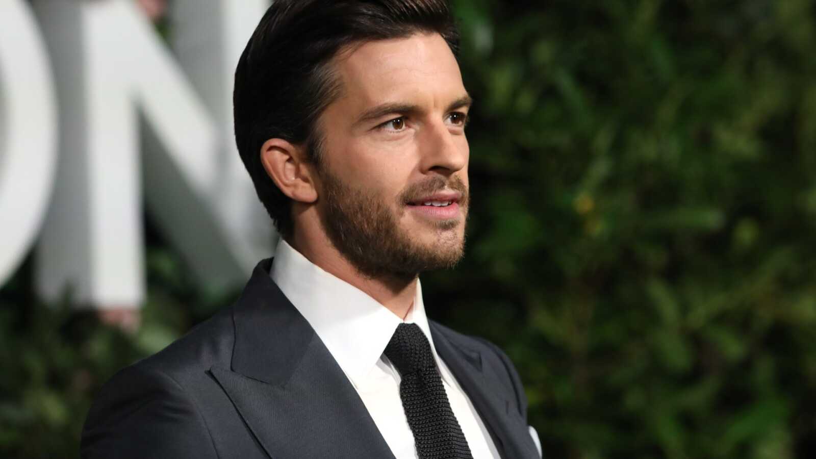 Jonathan Bailey Wallpapers (37 images) - WallpaperCat