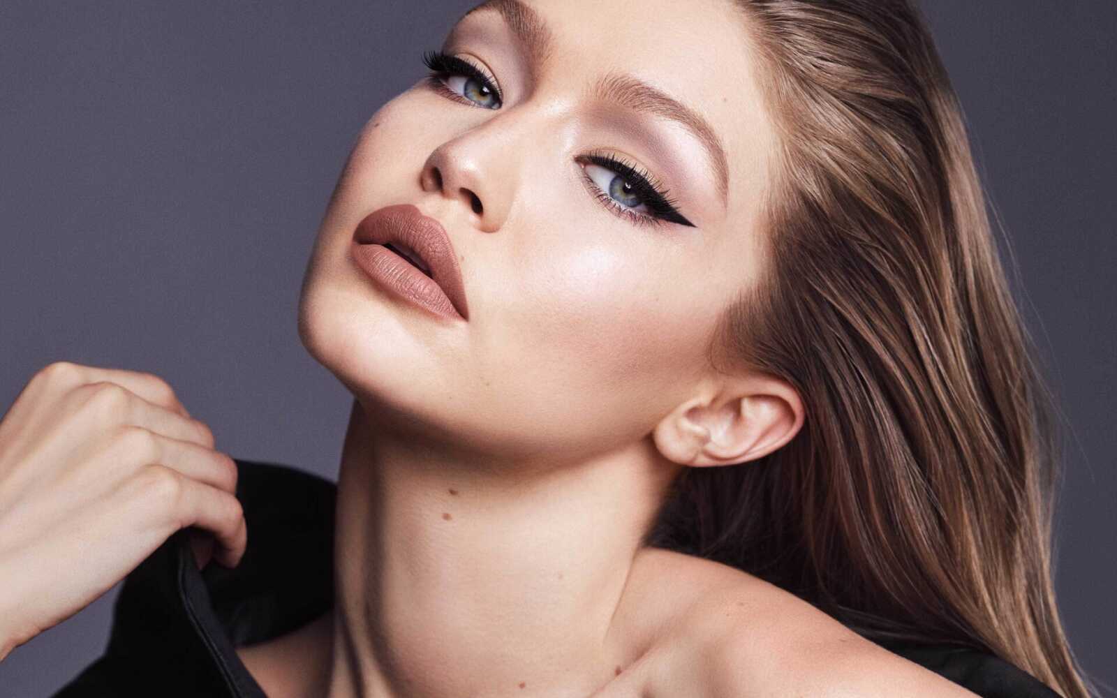 Gigi Hadid Wallpapers (91 images) - WallpaperCat