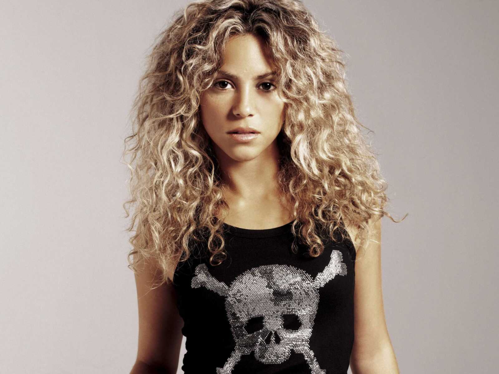 Shakira Wallpapers (49 images) - WallpaperCat