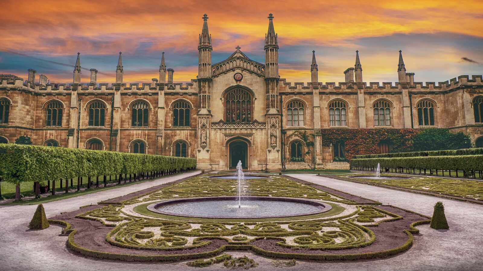Palace Wallpapers (50 images) - WallpaperCat