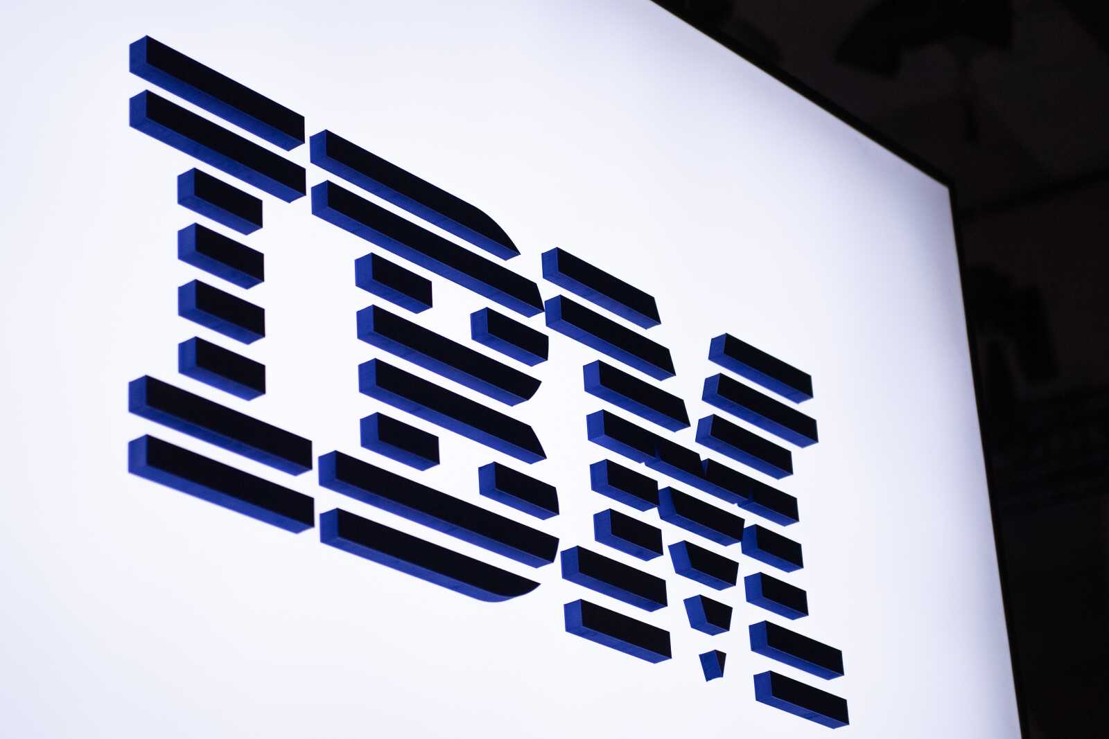 IBM Wallpapers (41 images) - WallpaperCat