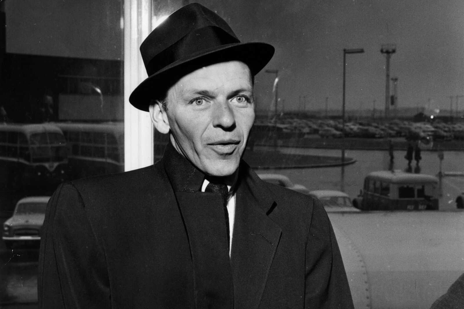 Frank Sinatra Wallpapers (39 images) - WallpaperCat