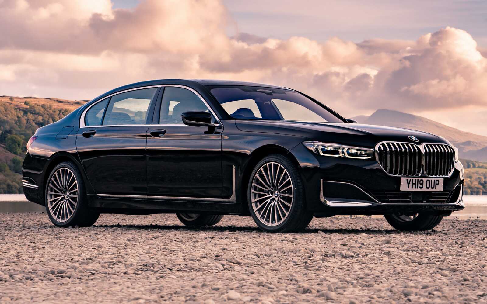 BMW 7 Series Wallpapers (45 images) - WallpaperCat