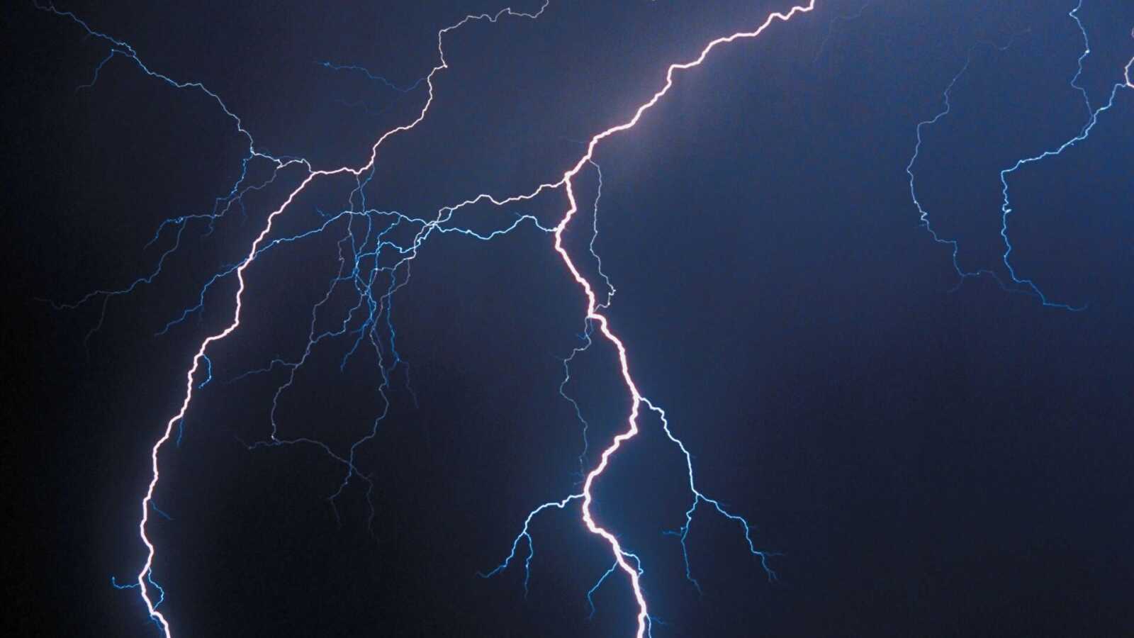 Thunder Wallpapers (87 images) - WallpaperCat