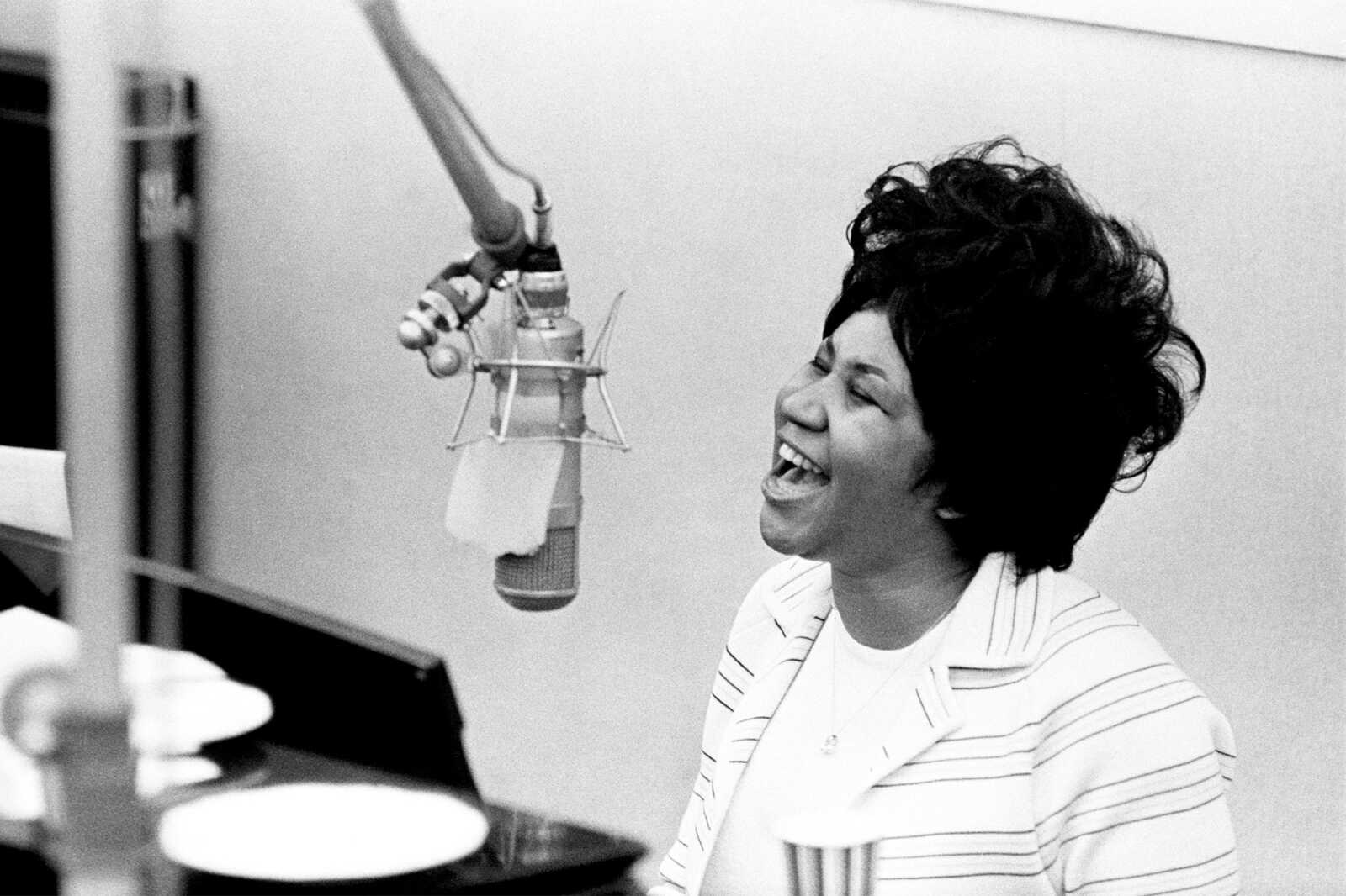 Aretha Franklin Wallpapers (59 images) - WallpaperCat