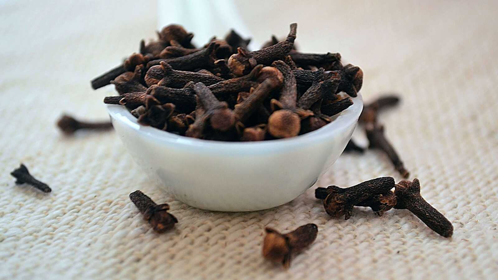 Cloves Wallpapers (21 images) - WallpaperCat