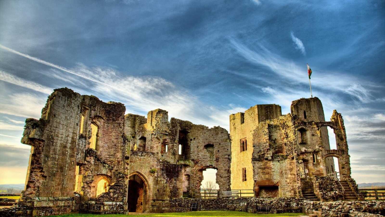 Wales Wallpapers (33 images) - WallpaperCat