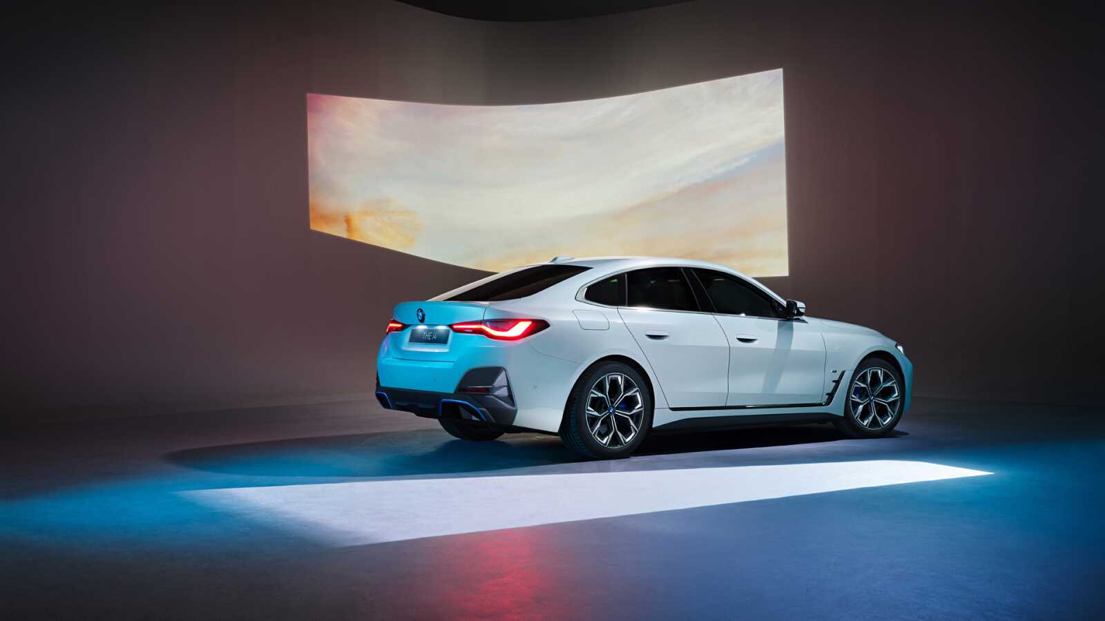 BMW i4 Wallpapers (54 images) - WallpaperCat