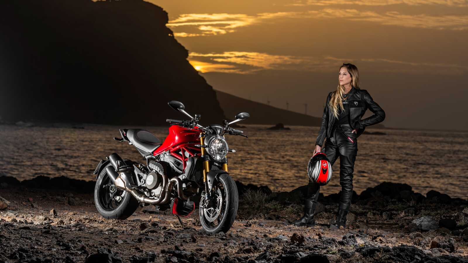 Girls and Motorcycles Wallpapers (77 images) - WallpaperCat
