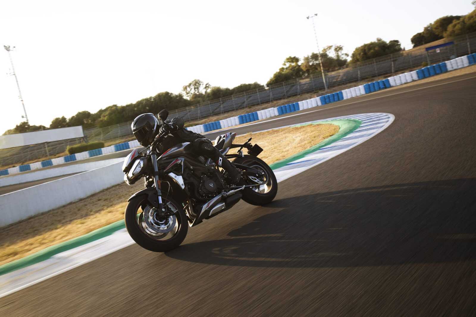 Triumph Street Triple RS Wallpapers (64 images) - WallpaperCat