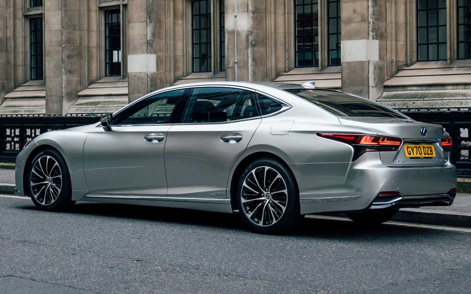 Lexus LS Wallpapers (79 images) - WallpaperCat