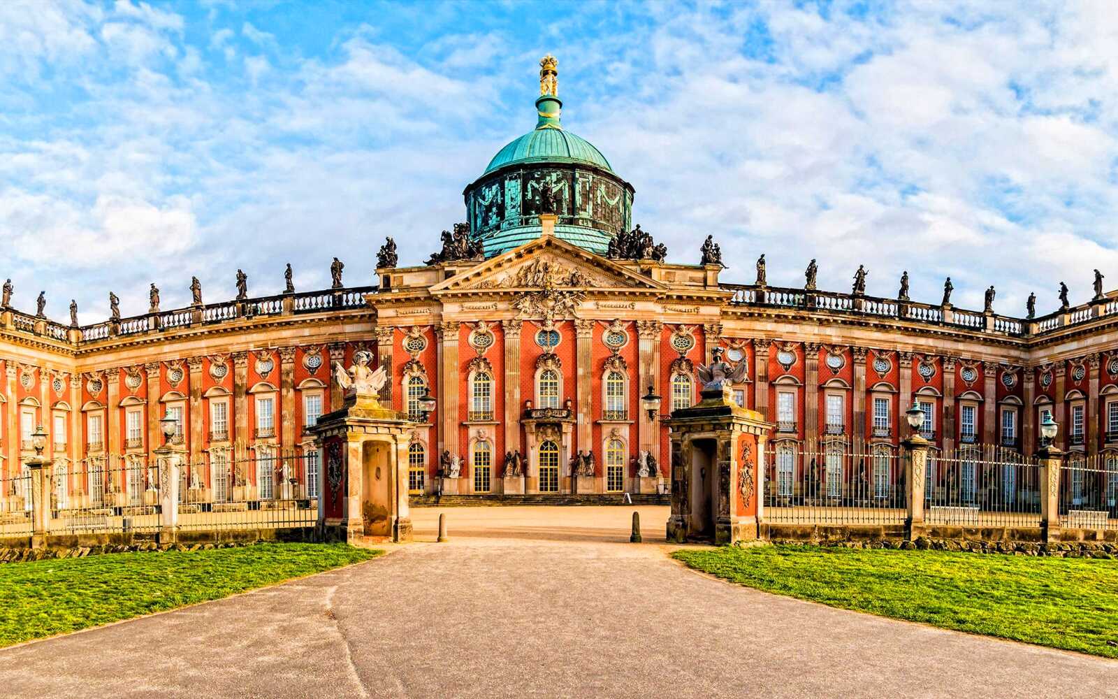 Palace Wallpapers (50 images) - WallpaperCat