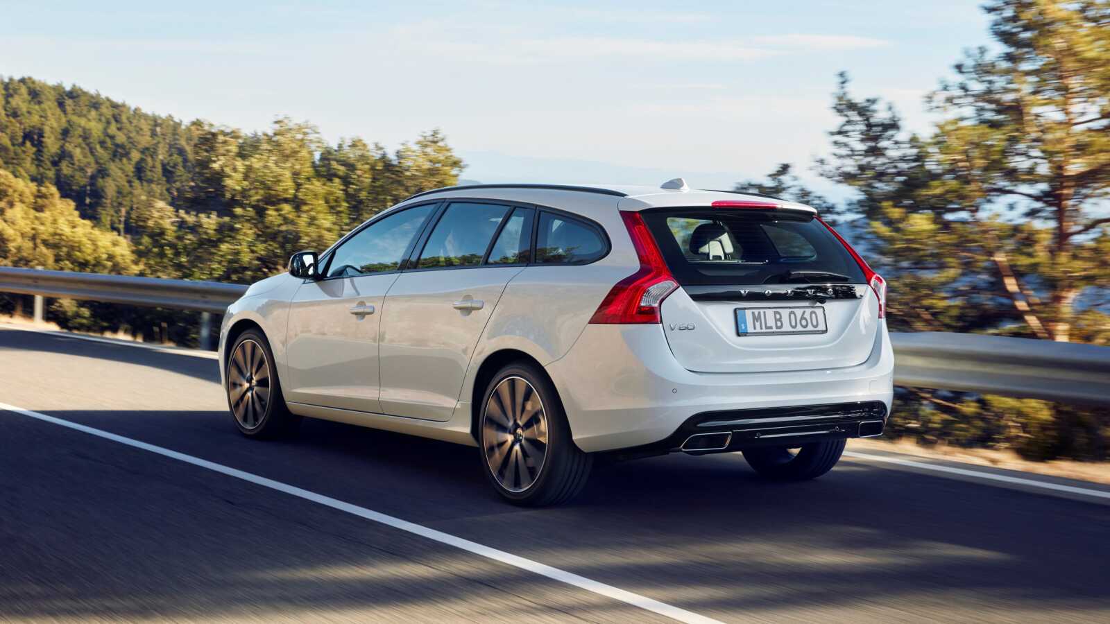 Volvo V60 Wallpapers (44 images) - WallpaperCat