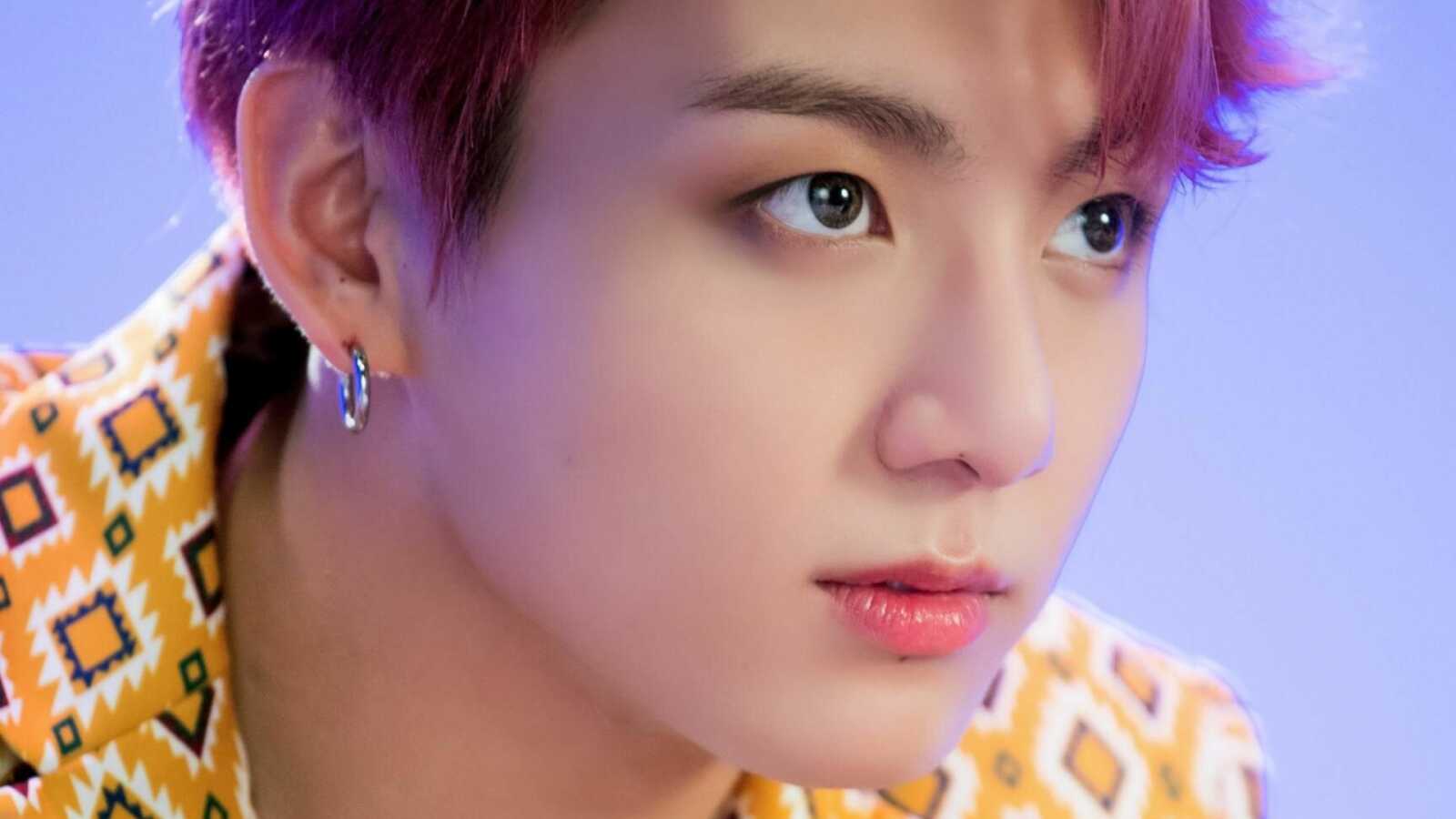 V (BTS) Wallpapers (53 images) - WallpaperCat