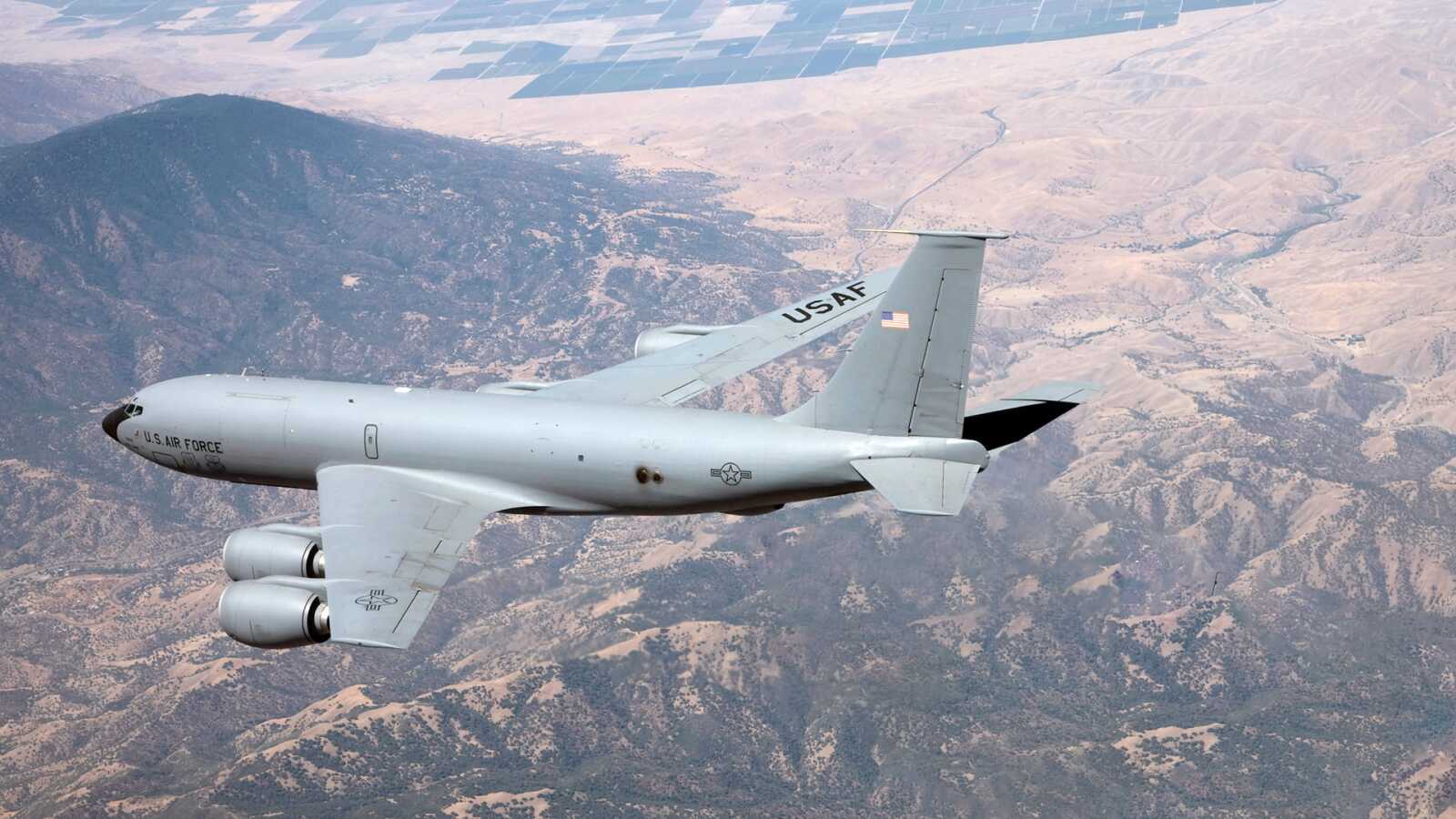 KC-135 Stratotanker Wallpapers (29 images) - WallpaperCat