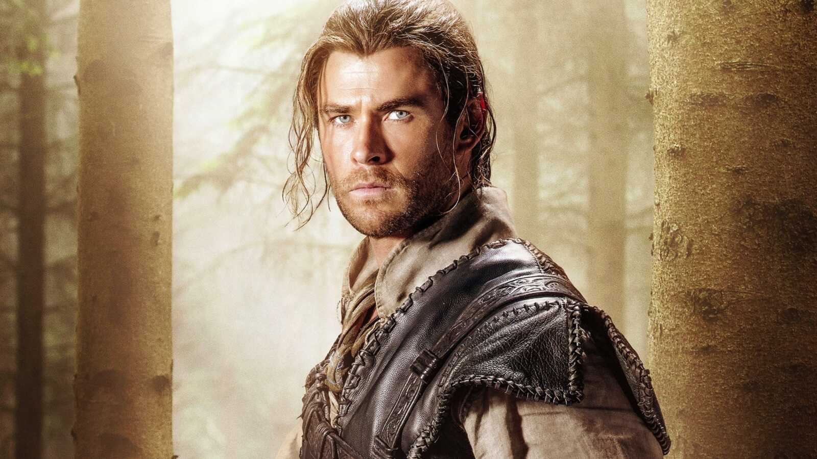 Chris Hemsworth (Huntsman) Wallpapers (23 images) - WallpaperCat