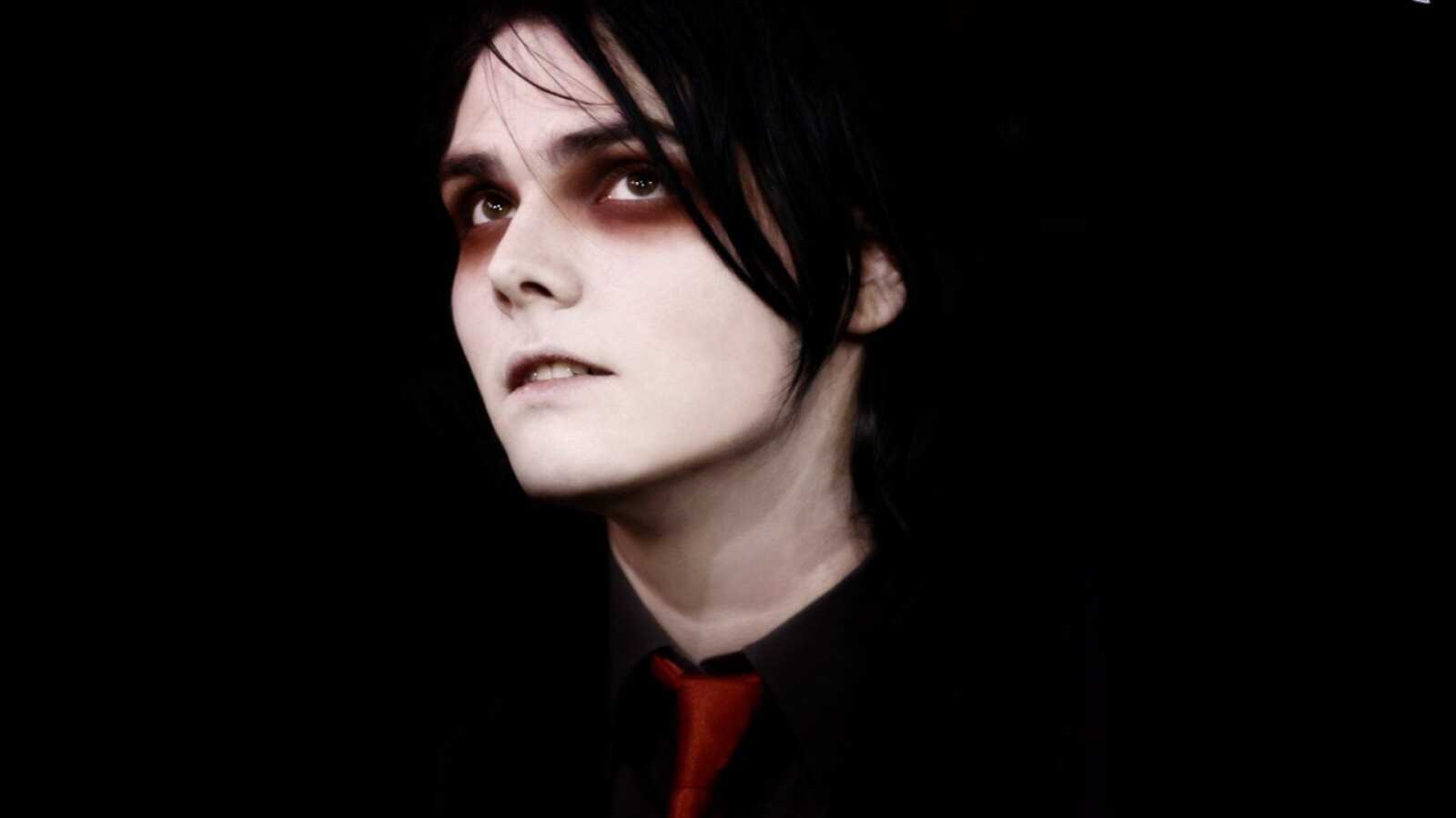 Gerard Way Wallpapers (44 images) - WallpaperCat
