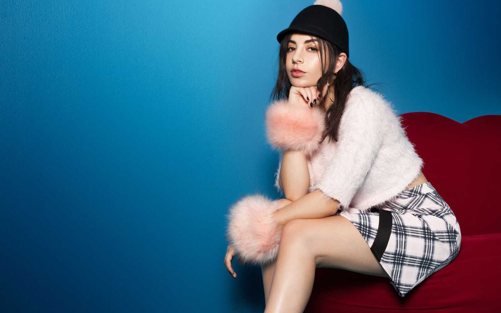 Charli XCX Wallpapers (47 images) - WallpaperCat