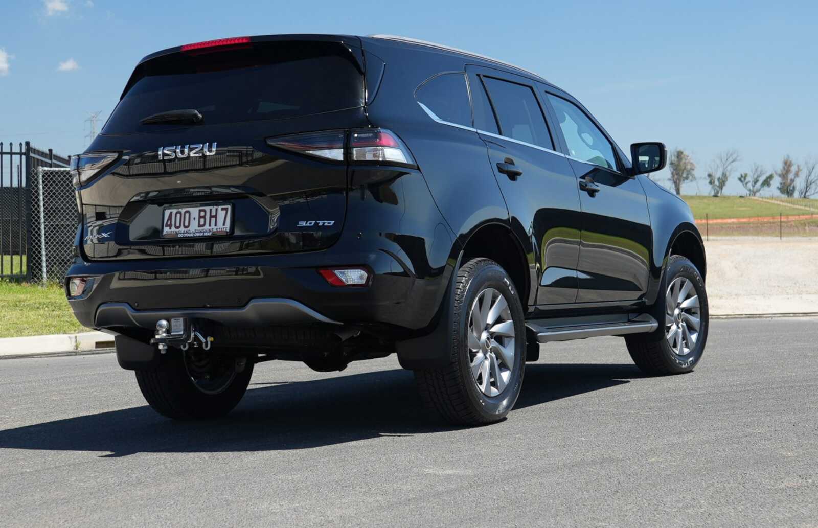 ISUZU MU-X Wallpapers (38 images) - WallpaperCat