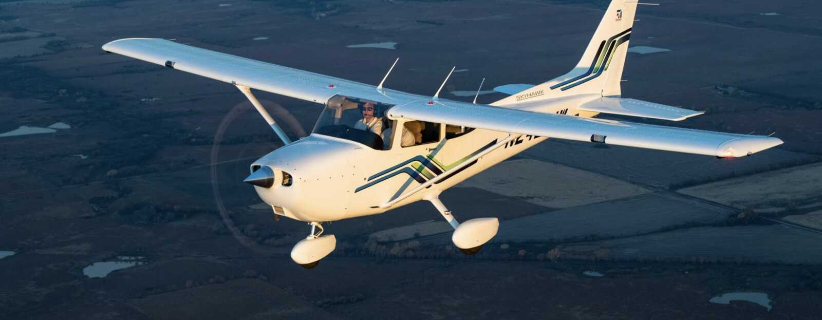 Cessna 172 Wallpapers (27 images) - WallpaperCat