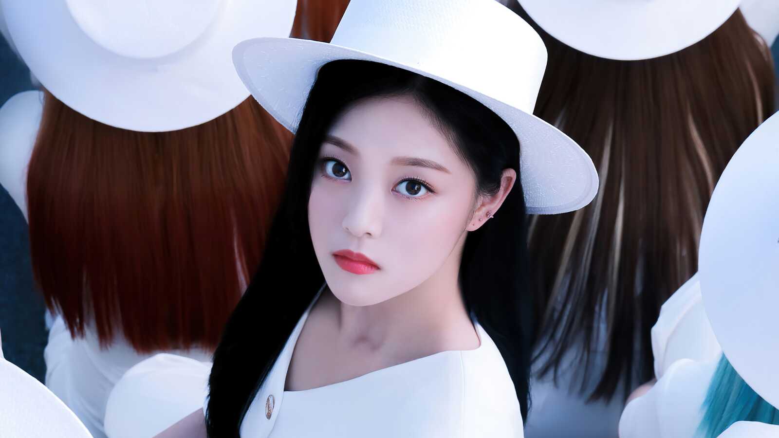 LOONA (K-pop) Wallpapers (34 images) - WallpaperCat