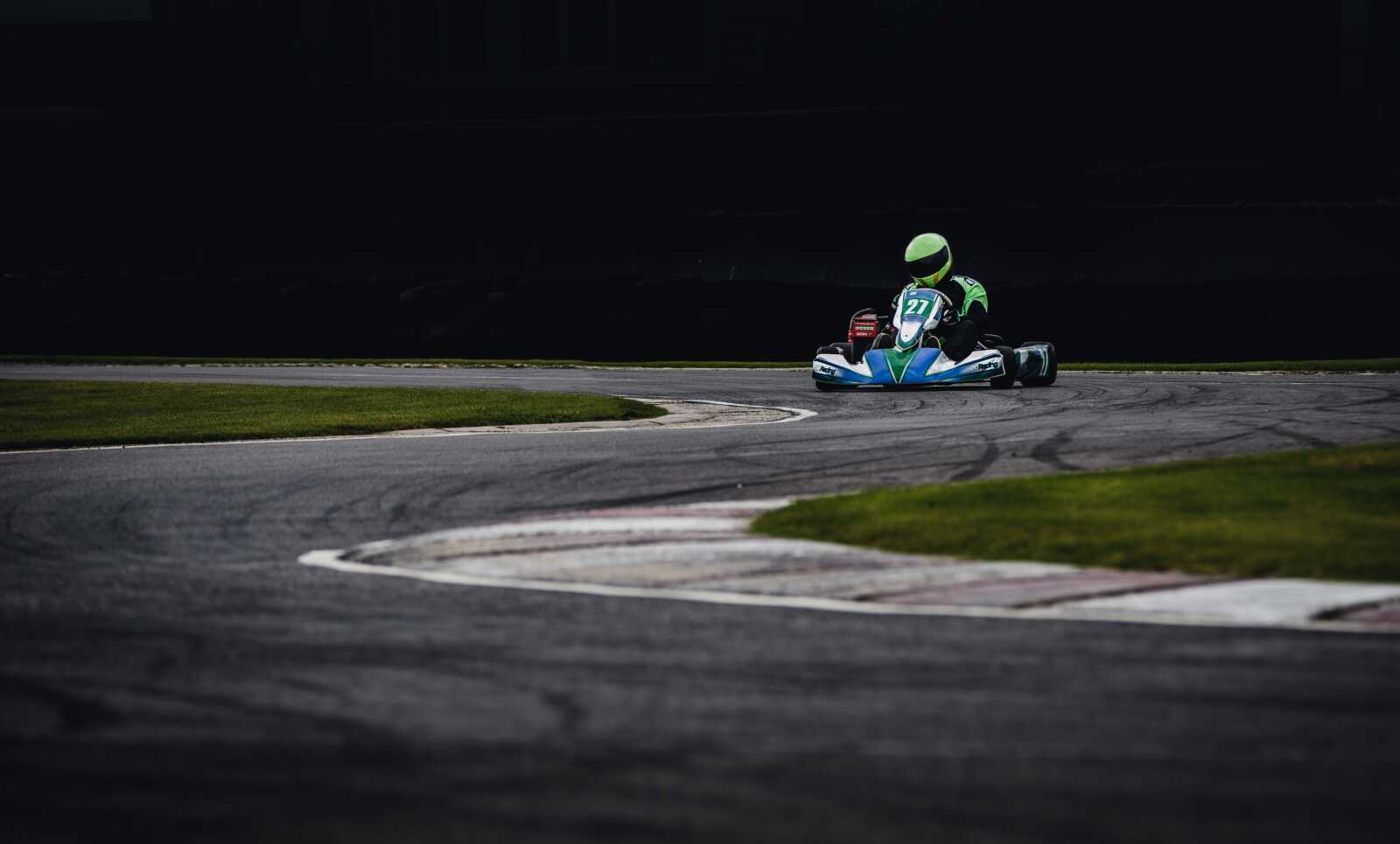 Race Track Wallpapers (68 images) - WallpaperCat