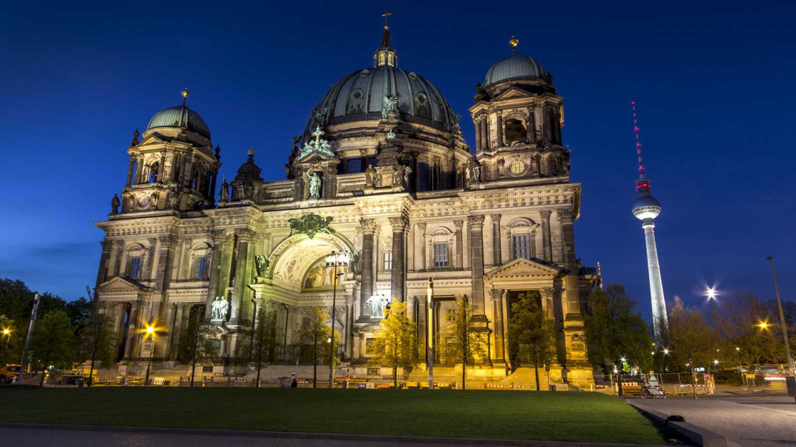 Cathedral Wallpapers (49 images) - WallpaperCat